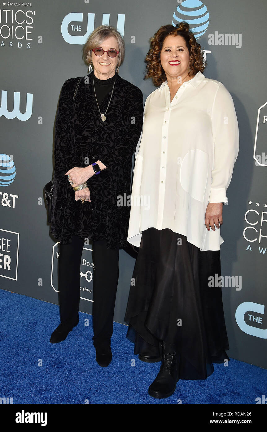 SANTA MONICA, CA - JANUARY 13: Anna Deavere Smith (L) and Kristi Zea ...