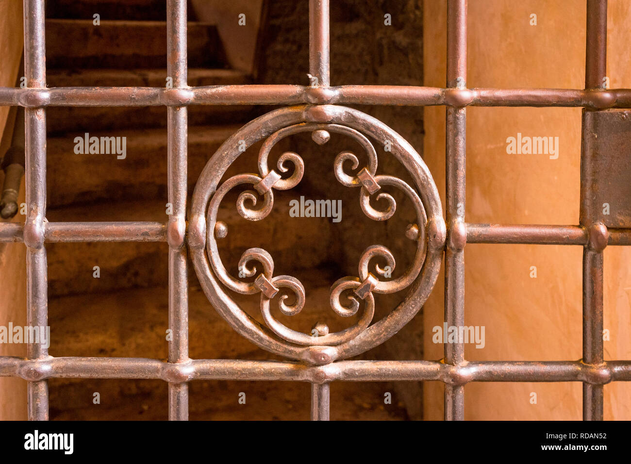 Metal grill with circular pattern Stock Photo - Alamy