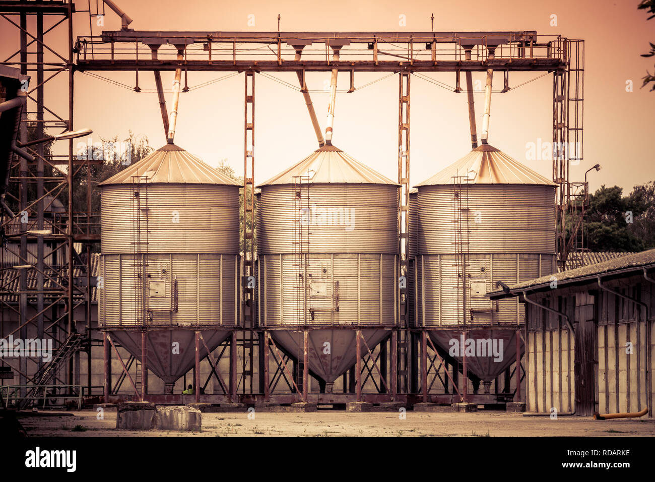 Factory Silos Plant Silo Stock Photos & Factory Silos Plant Silo Stock ...
