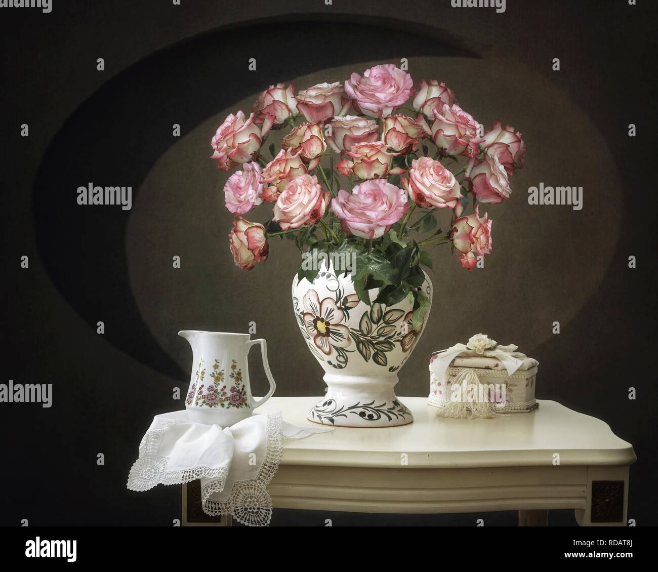 Still life with bouquet of pink roses Stock Photo - Alamy