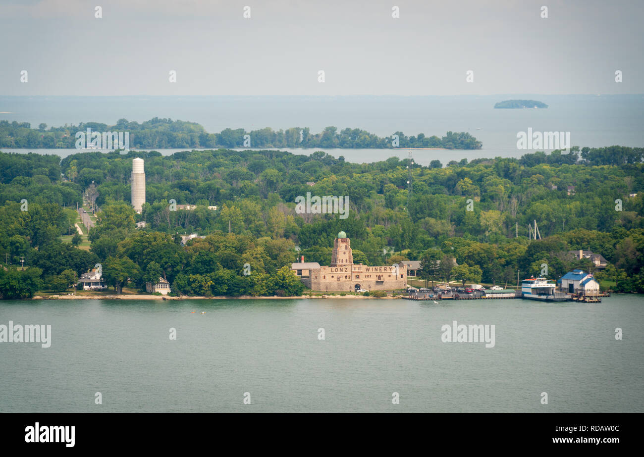 Perrys victory monument hi-res stock photography and images - Alamy