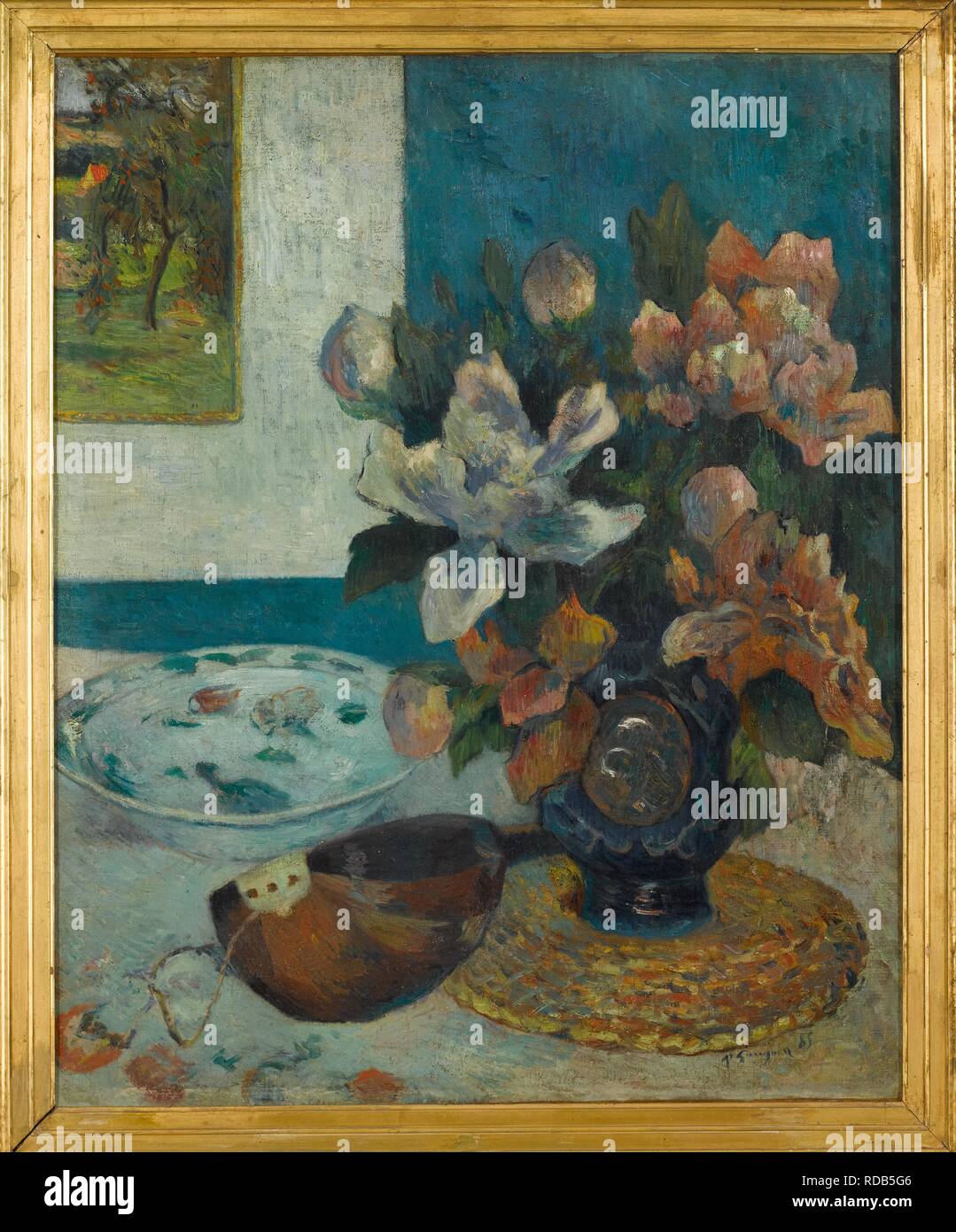 Still life with mandolin hi-res stock photography and images - Alamy