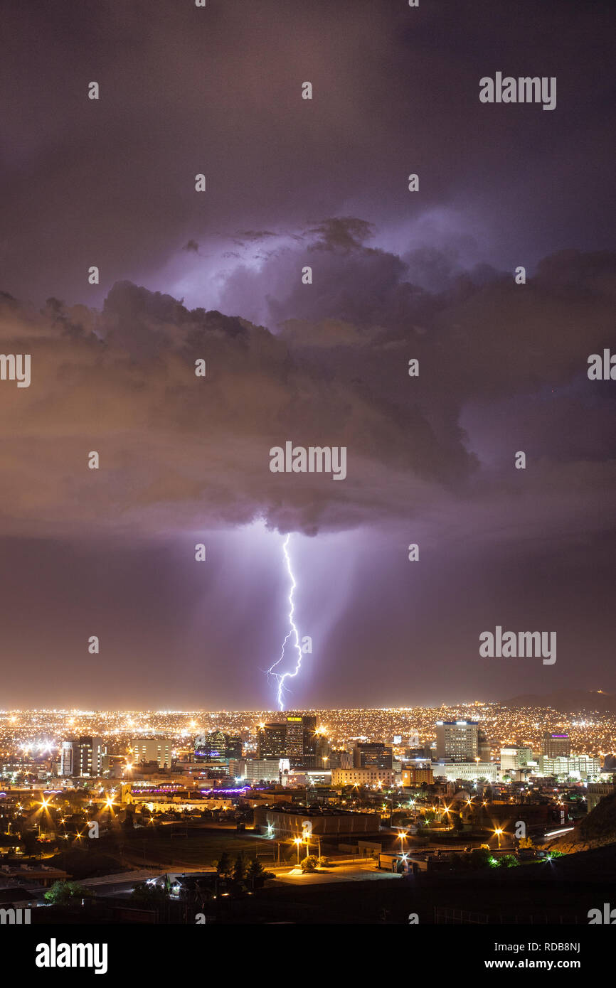 Vertical lightning bolt hi-res stock photography and images - Alamy