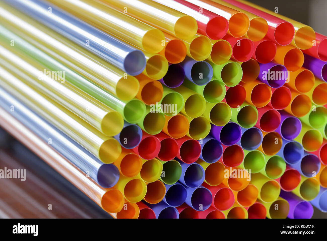 Plastic straws environment hi-res stock photography and images - Alamy