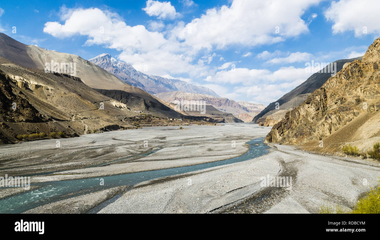 Tiri village in Upper Mustang and Kali Gandaki river, Kagbeni ...