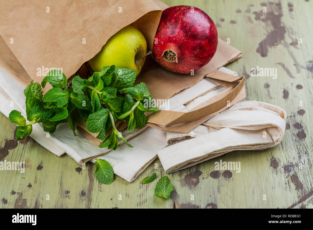 Eco recycle paper linen hi-res stock photography and images - Alamy