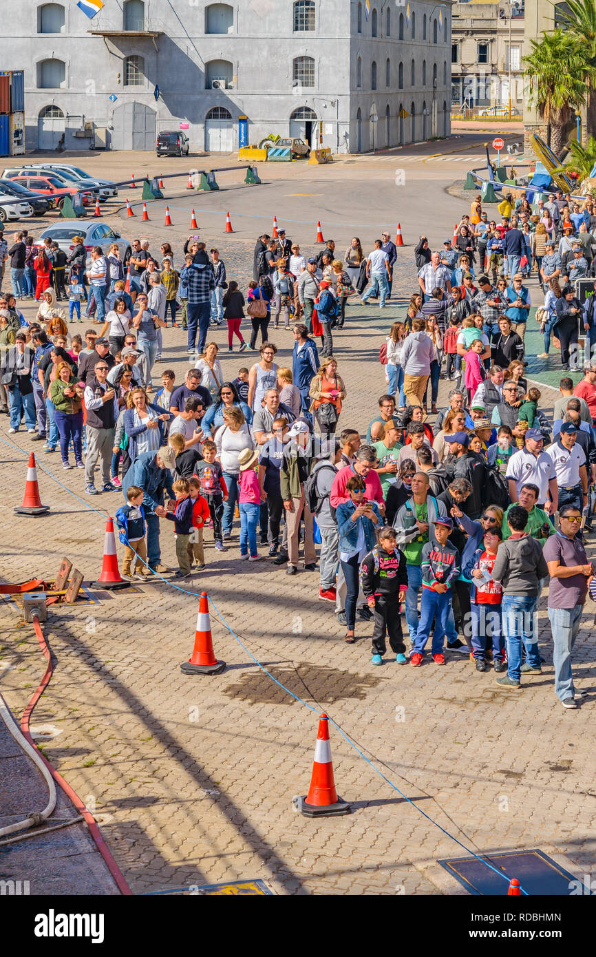 Crowded port people hi-res stock photography and images - Alamy