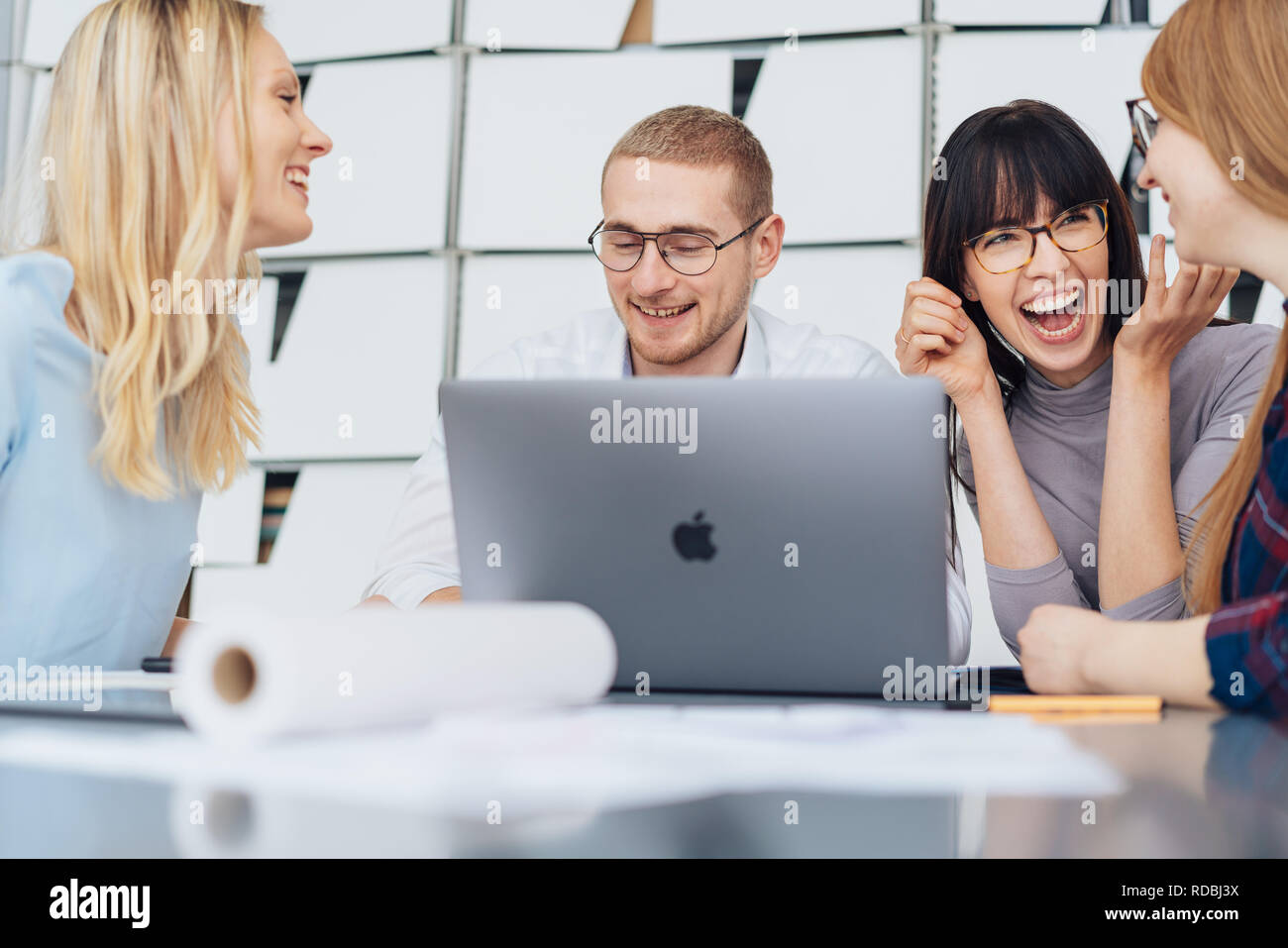 Laughing joke group hi-res stock photography and images - Alamy