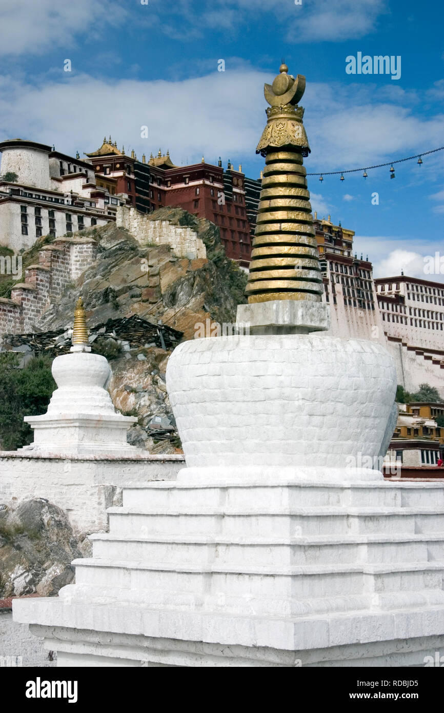 Potala place in Lhasa Tibet Stock Photo - Alamy