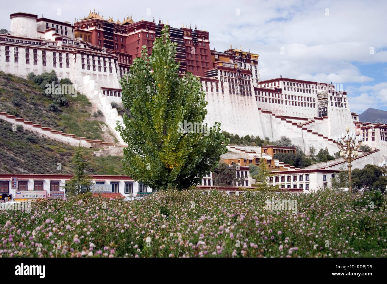 Potala place in Lhasa Tibet Stock Photo - Alamy