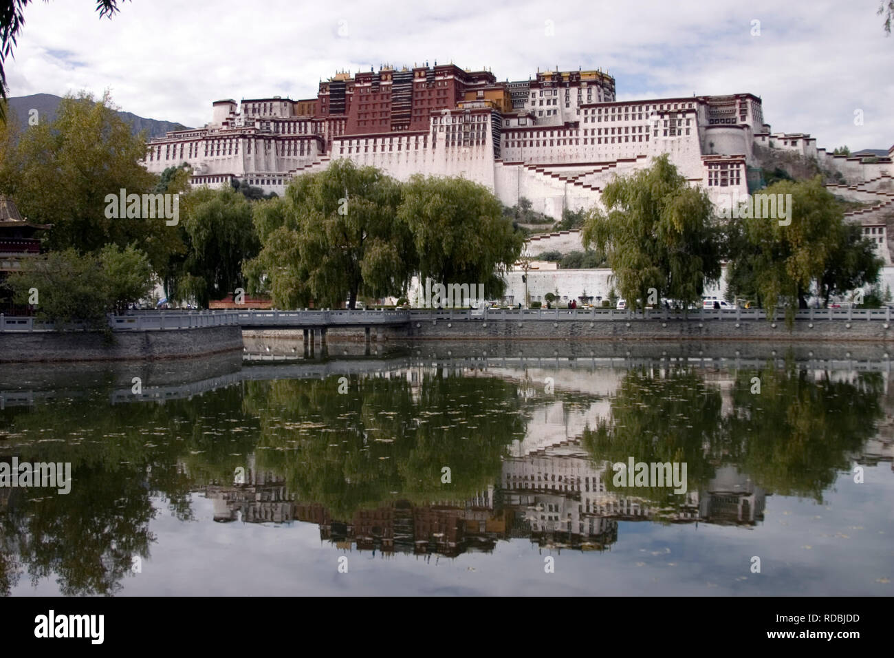 Potala place in Lhasa Tibet Stock Photo - Alamy