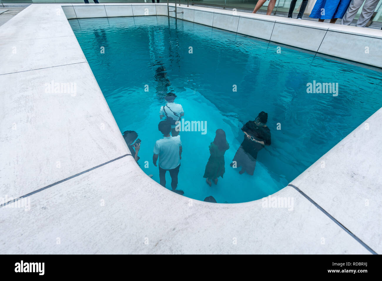 Pool Underwater Optical Illusion This Epic Optical Illusion Is Making