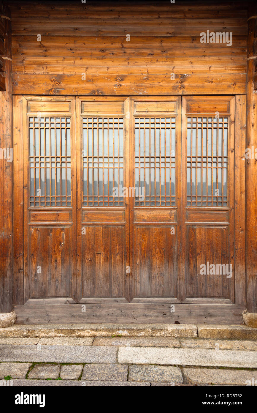 Chinese style window frame hi-res stock photography and images - Alamy