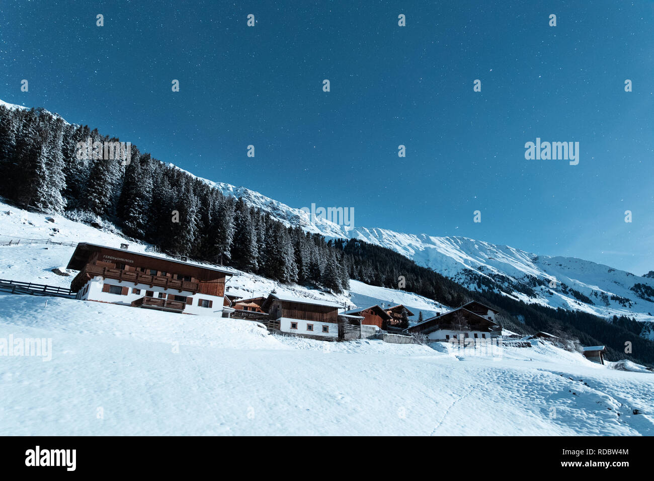 Tirol houses hi-res stock photography and images - Alamy