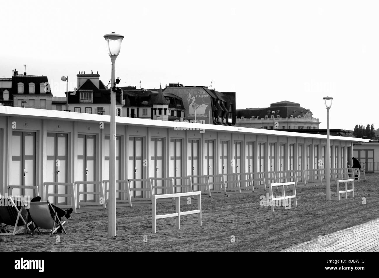 Beach promenade with beach cabins Stock Photo - Alamy