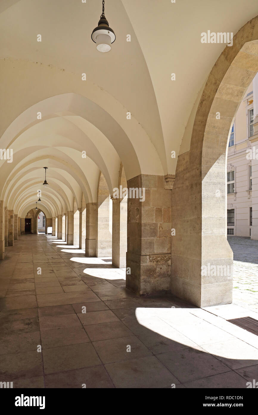 Vault arch hi-res stock photography and images - Alamy