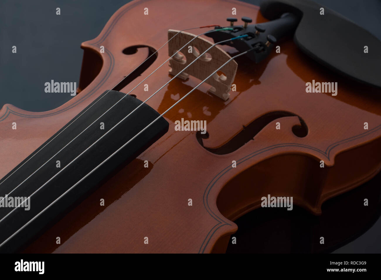 Baroque violin hi-res stock photography and images - Alamy