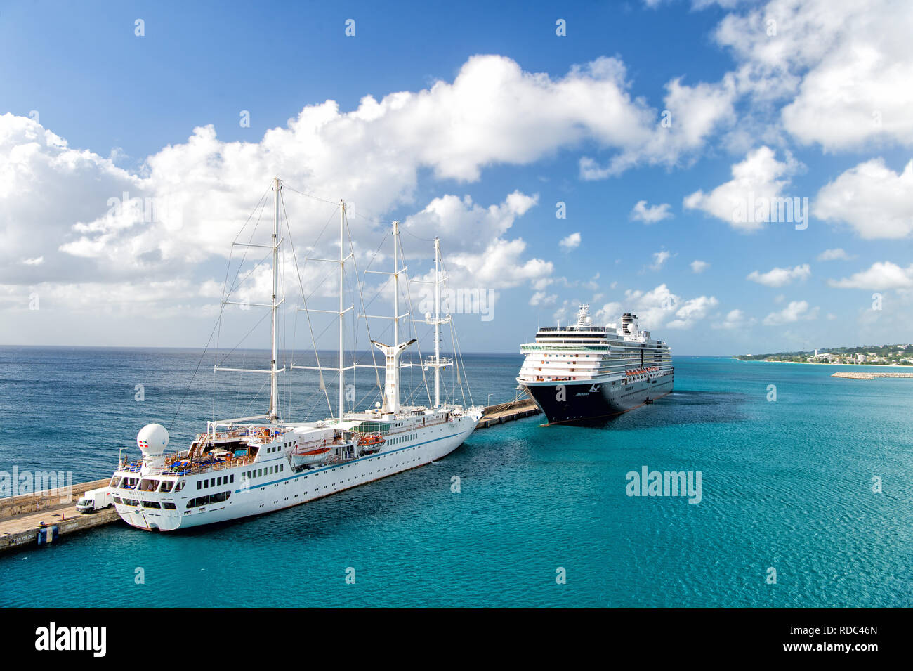 philipsburg, sint maarten - 12 DEC 2015: Large luxury cruise ships on ...