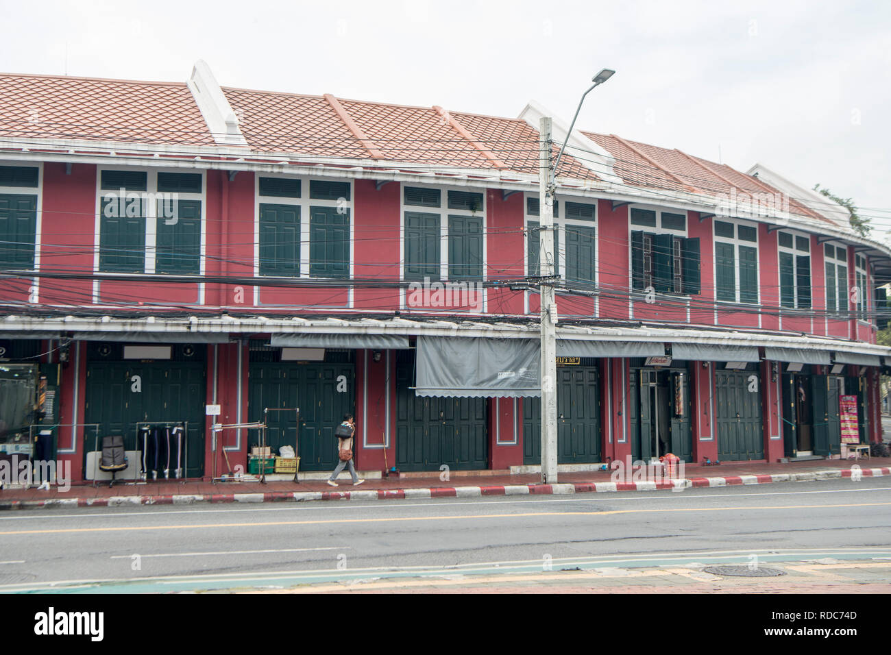 Phra athit road bangkok hi-res stock photography and images - Alamy