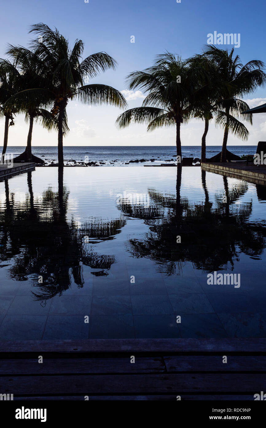 Ocean view from infinity pool hi-res stock photography and images - Alamy