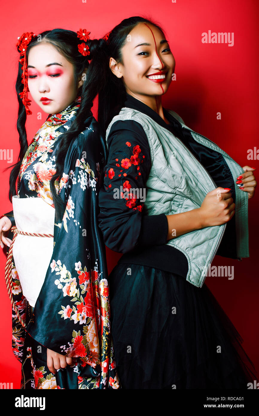 Modern geisha art hi-res stock photography and images - Alamy