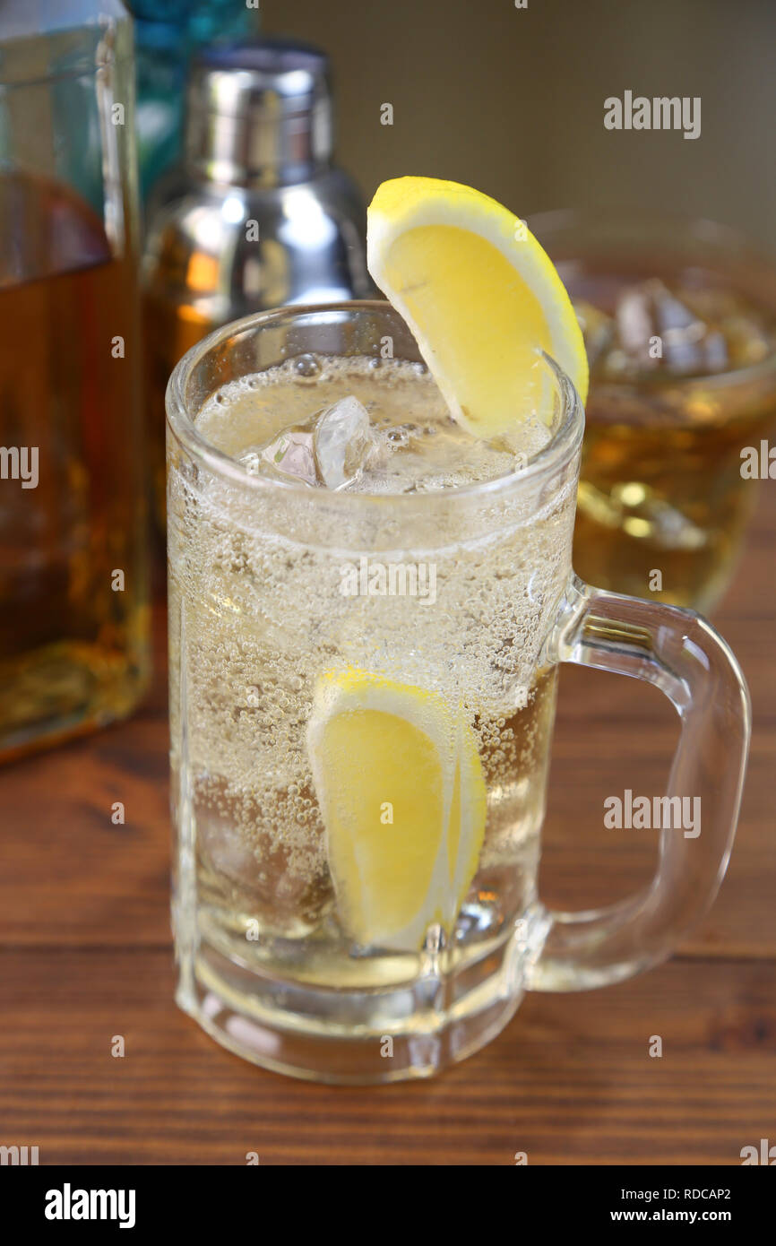 Whisky highball cocktail hi-res stock photography and images - Alamy