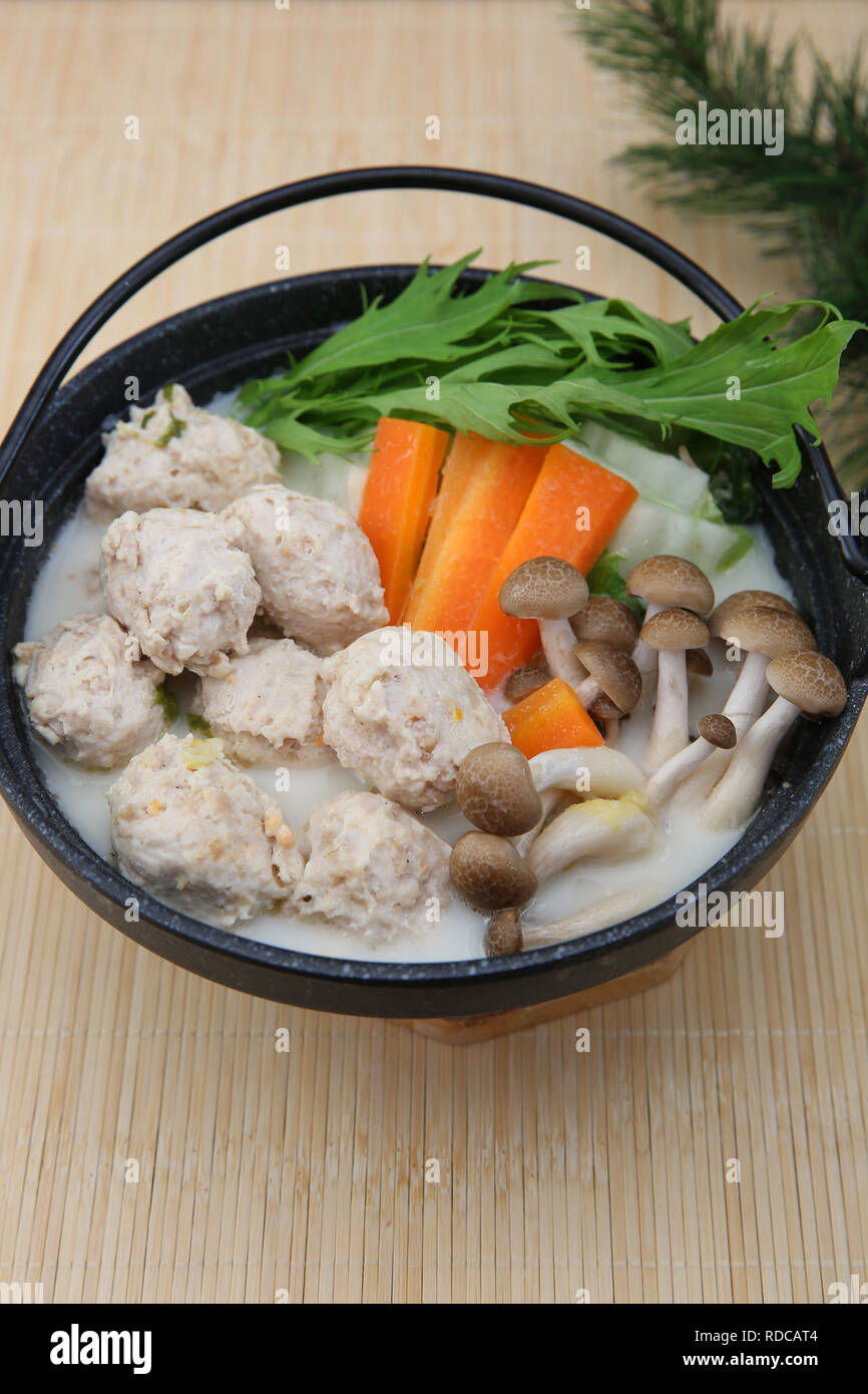 Ground pot chicken hi-res stock photography and images - Alamy