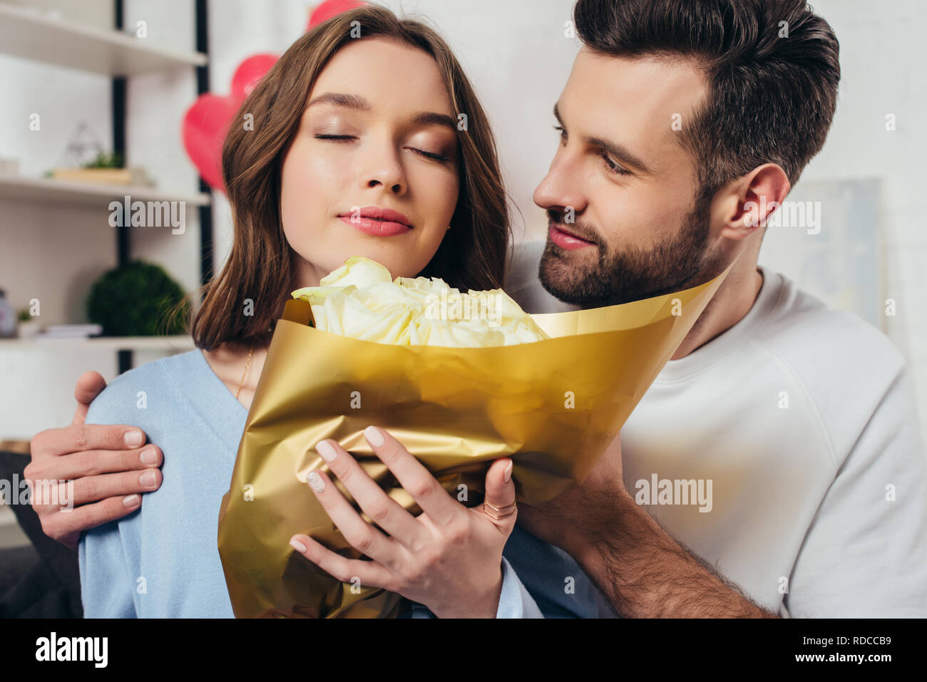 Man admiring woman beautiful hi-res stock photography and images - Alamy