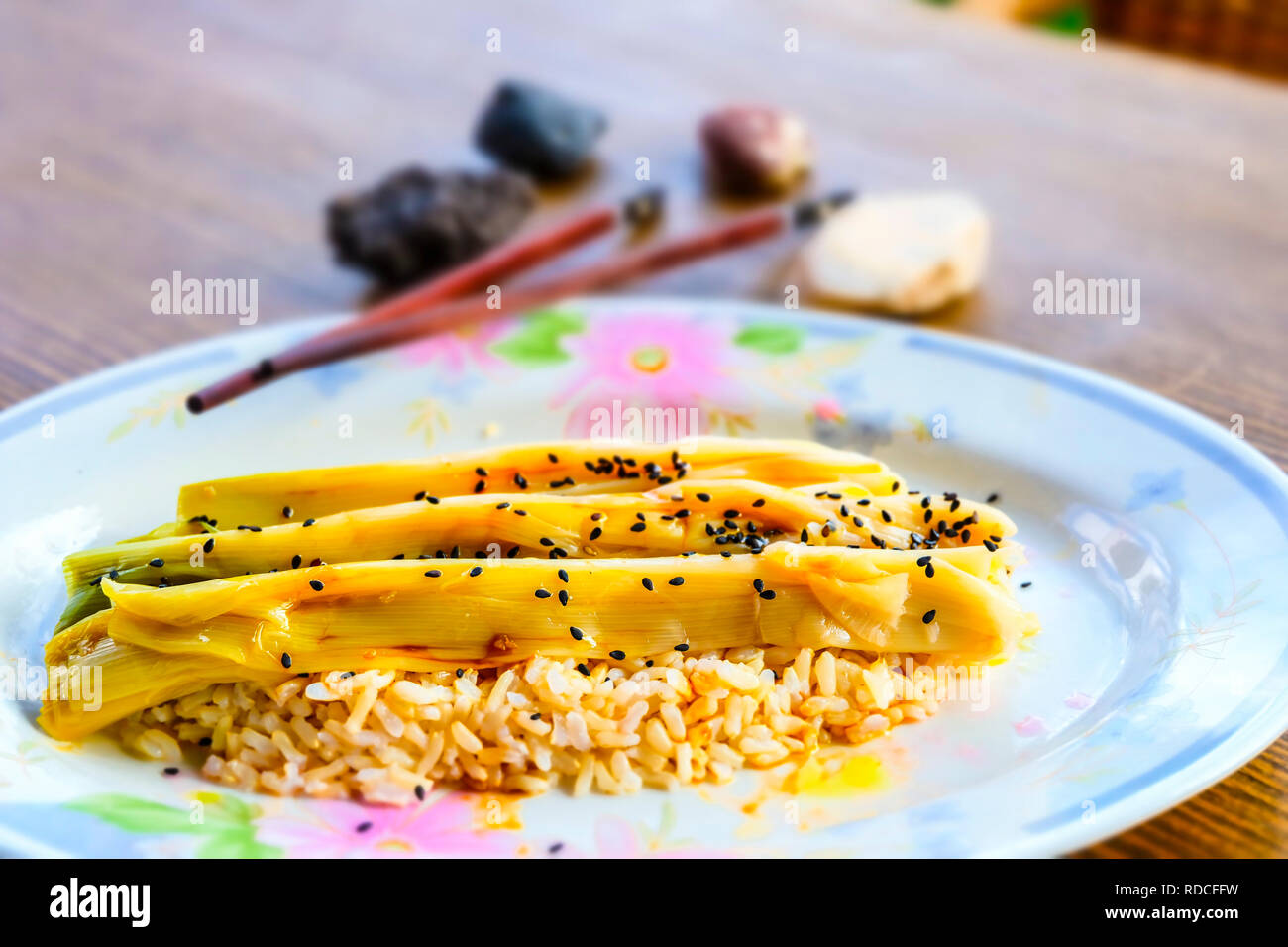Black sesame seeds hi-res stock photography and images - Alamy
