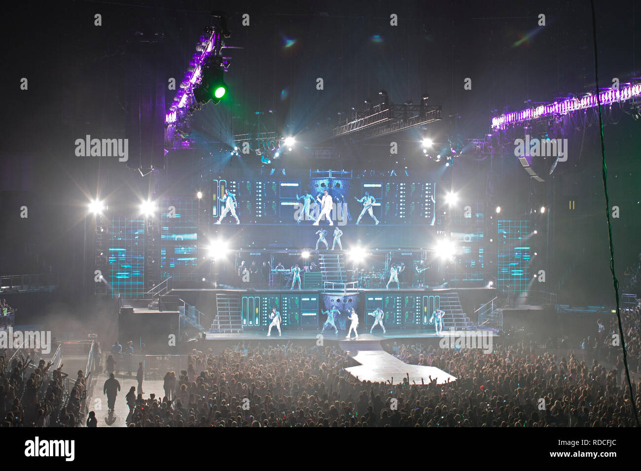 O2 arena london crowd hi-res stock photography and images - Alamy