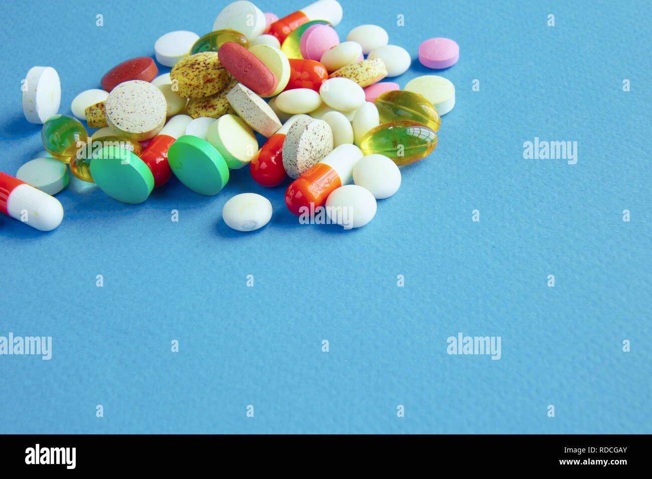 Assortment pills tablets capsules hi-res stock photography and images ...