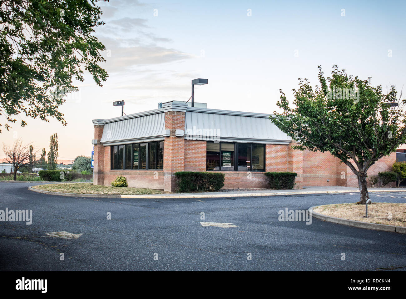 Hardees sign hi-res stock photography and images - Alamy