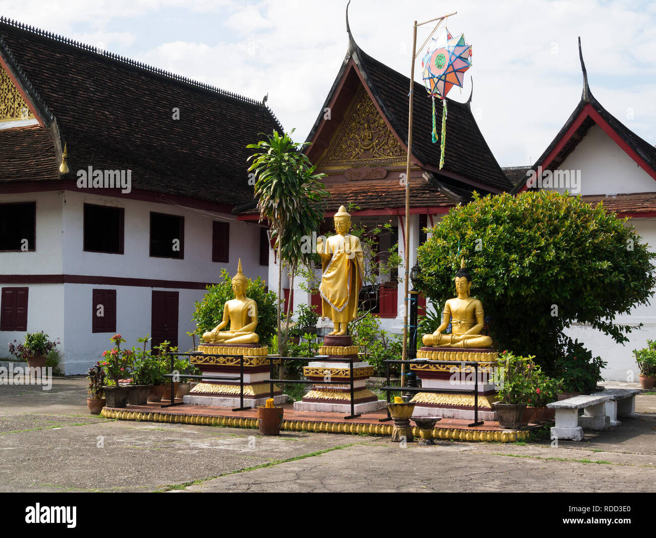 Colonial style statues hi-res stock photography and images - Alamy