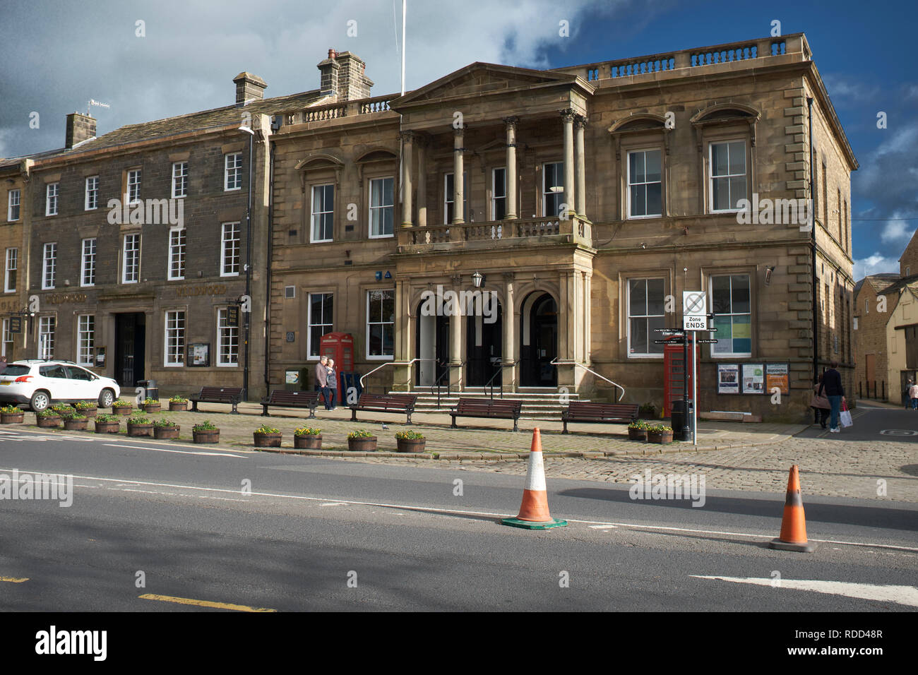 Skipton town hall hi-res stock photography and images - Alamy