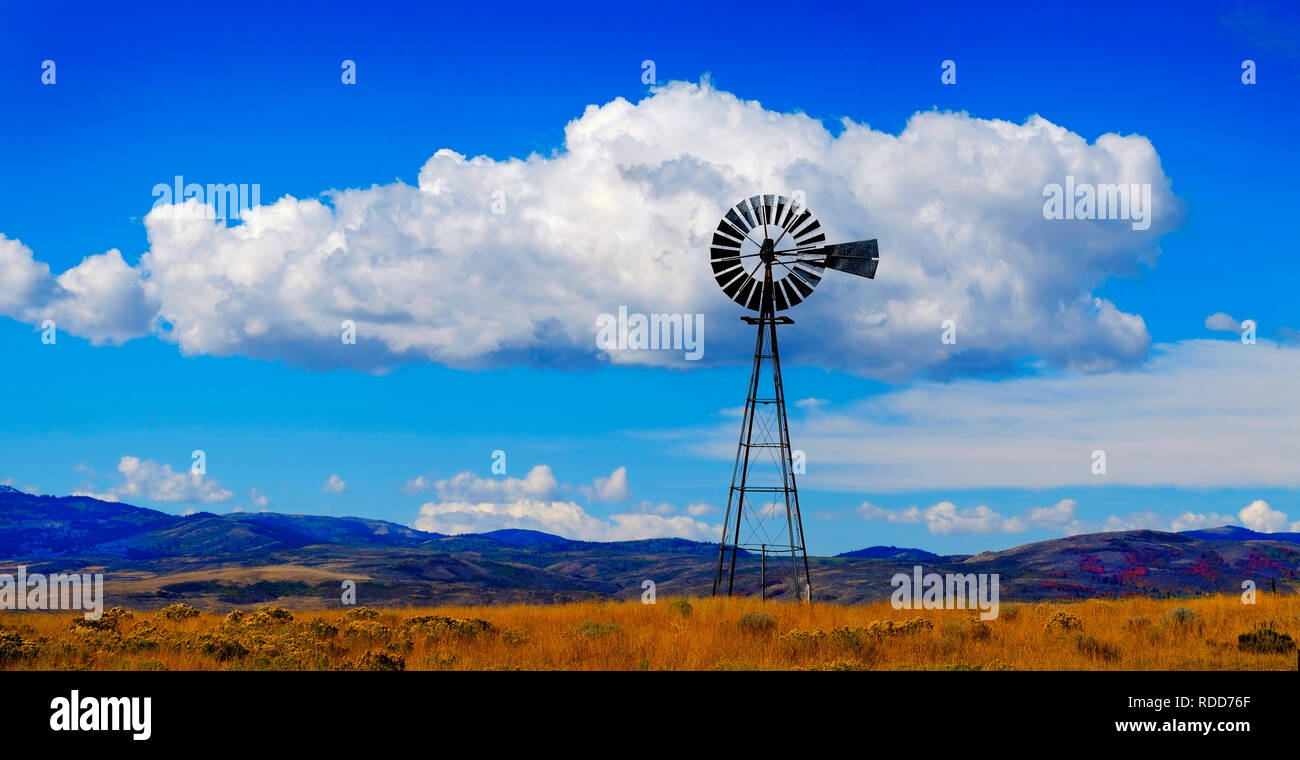 Windmill wheel wind rural hi-res stock photography and images - Alamy