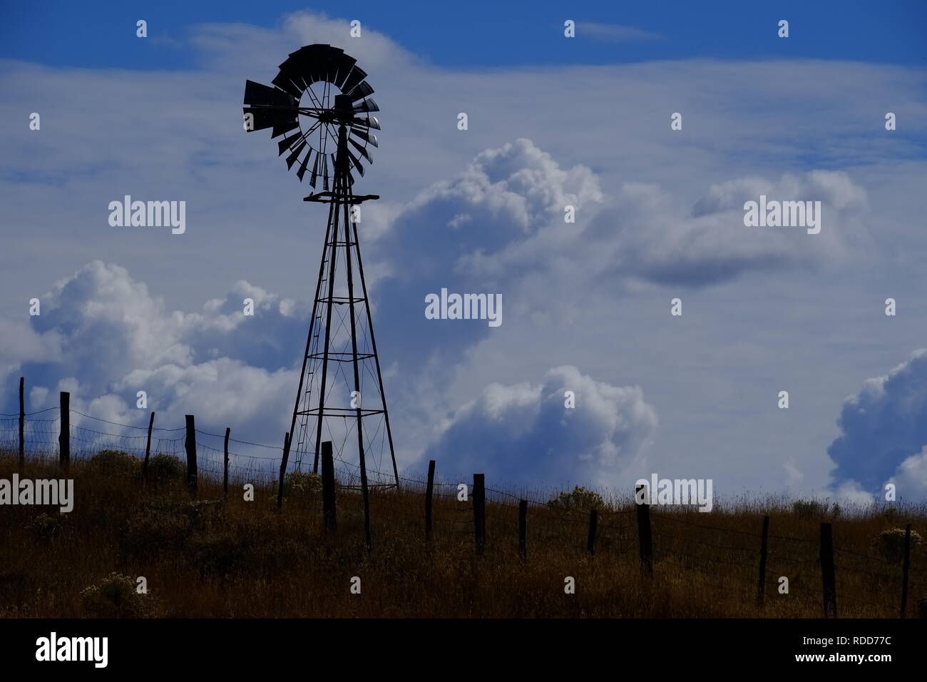 Windmill wheel wind rural hi-res stock photography and images - Alamy