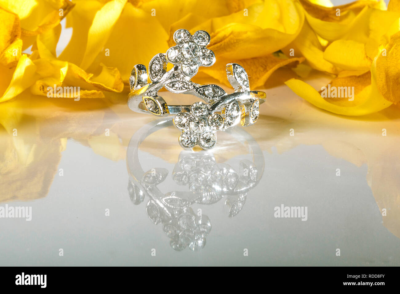 Shiny ring hi-res stock photography and images - Alamy