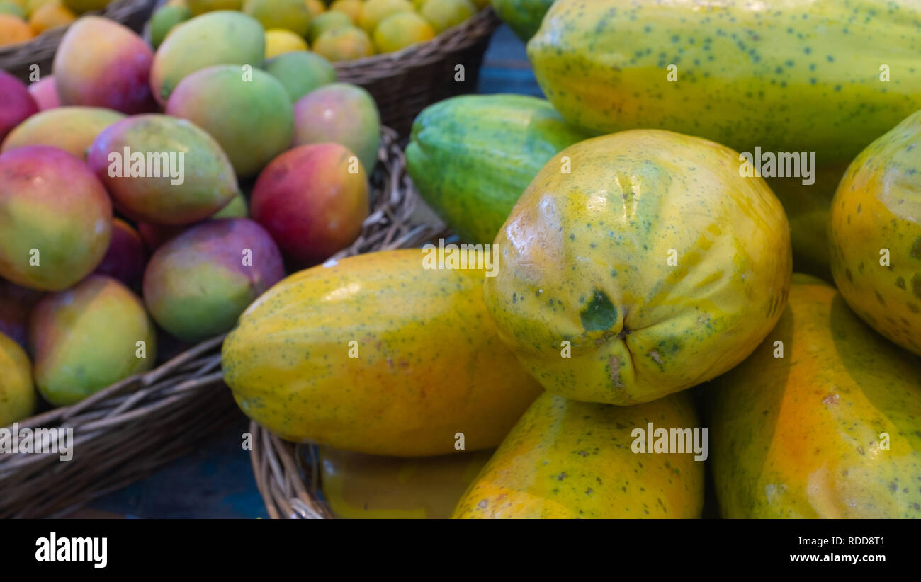 mango and papaya fruit Stock Photo - Alamy