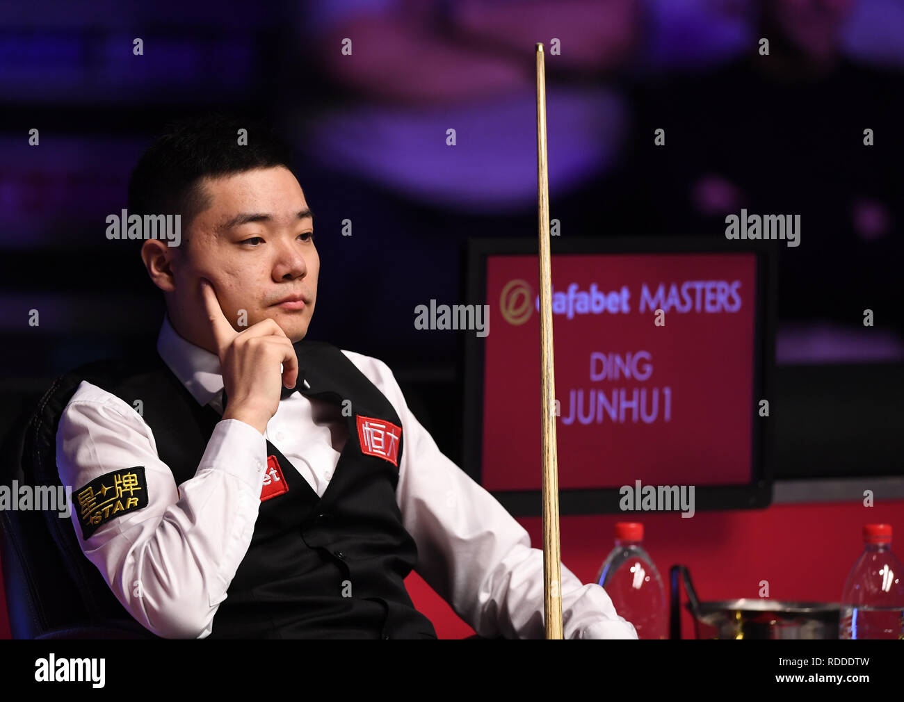 Alexandra Palace, London, UK. 17th Jan, 2019. Dafabet Masters Snooker ...
