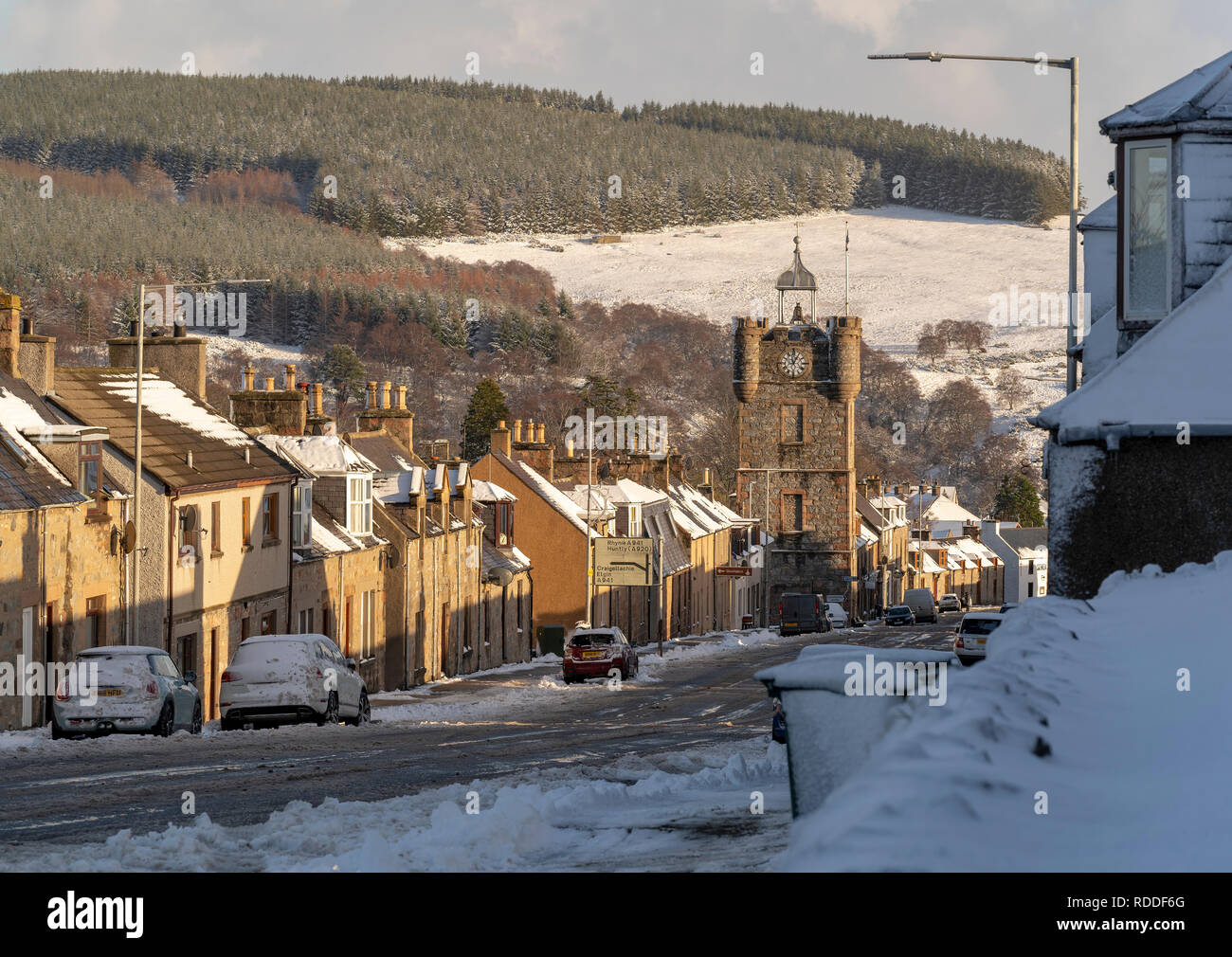 Falling overnight hi-res stock photography and images - Alamy