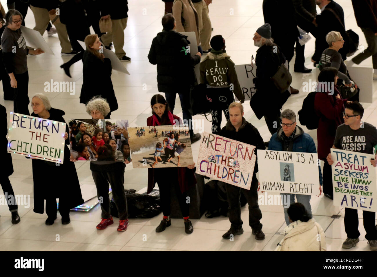 Child separation us border hi-res stock photography and images - Alamy