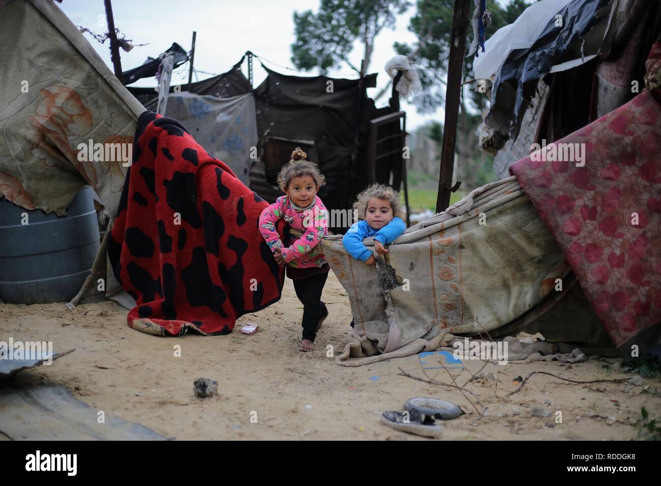 Palestinian children hi-res stock photography and images - Alamy