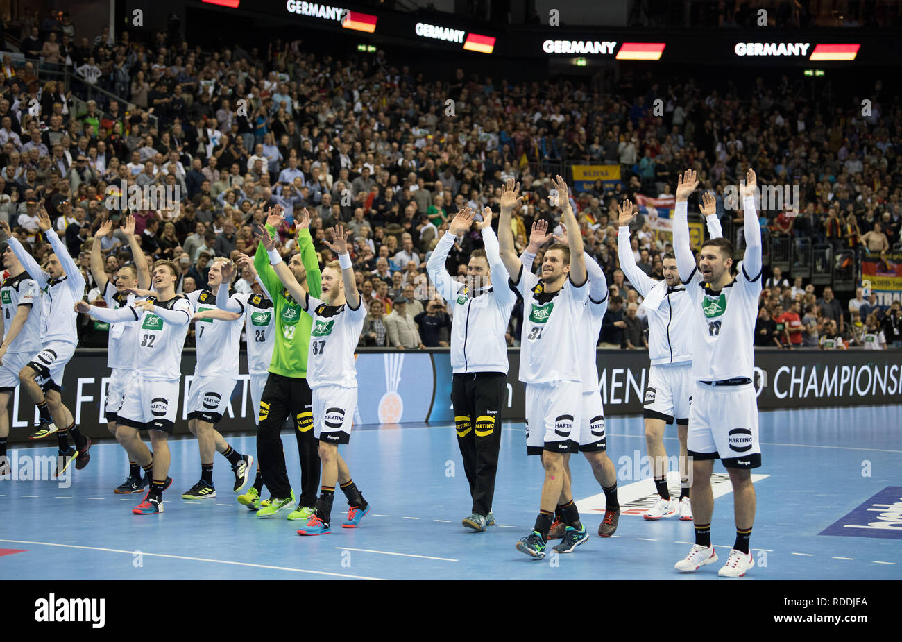 Berlin, Germany. 17th Jan, 2019. German national team greets Berlin ...