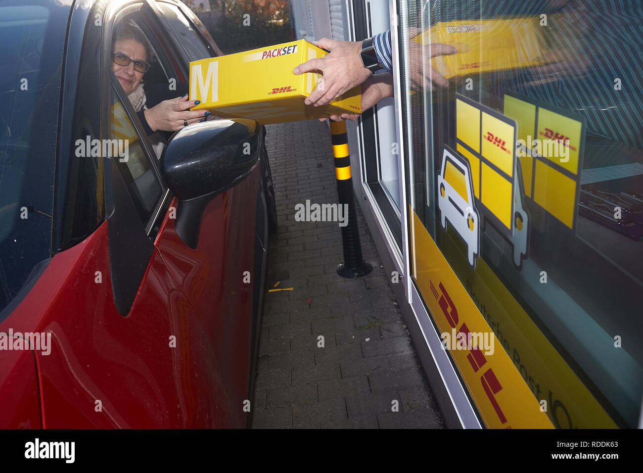 Bad Kreuznach, Germany. 18th Jan, 2019. Branch partner Andreas Paulus ...