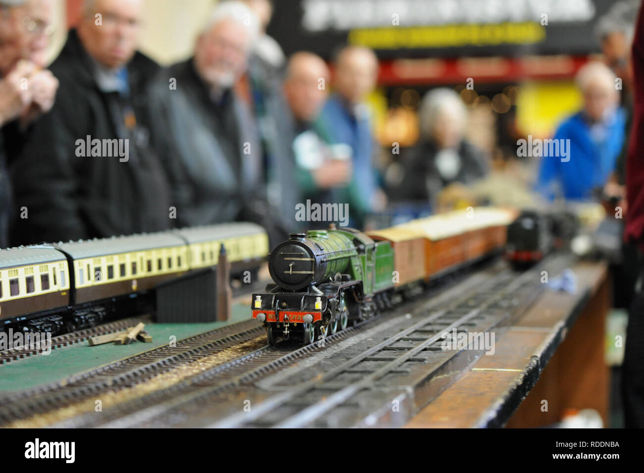 London, UK. 18th Jan 2019. Visitors watching the Gauge One Railway ...