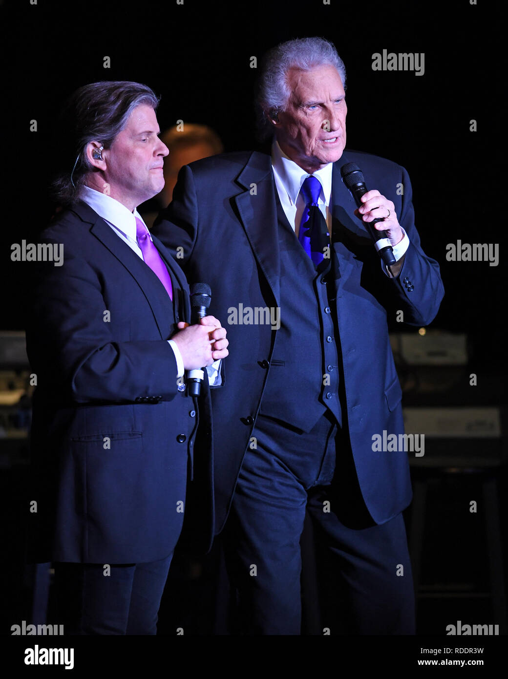 Righteous brothers on stage hi-res stock photography and images - Alamy