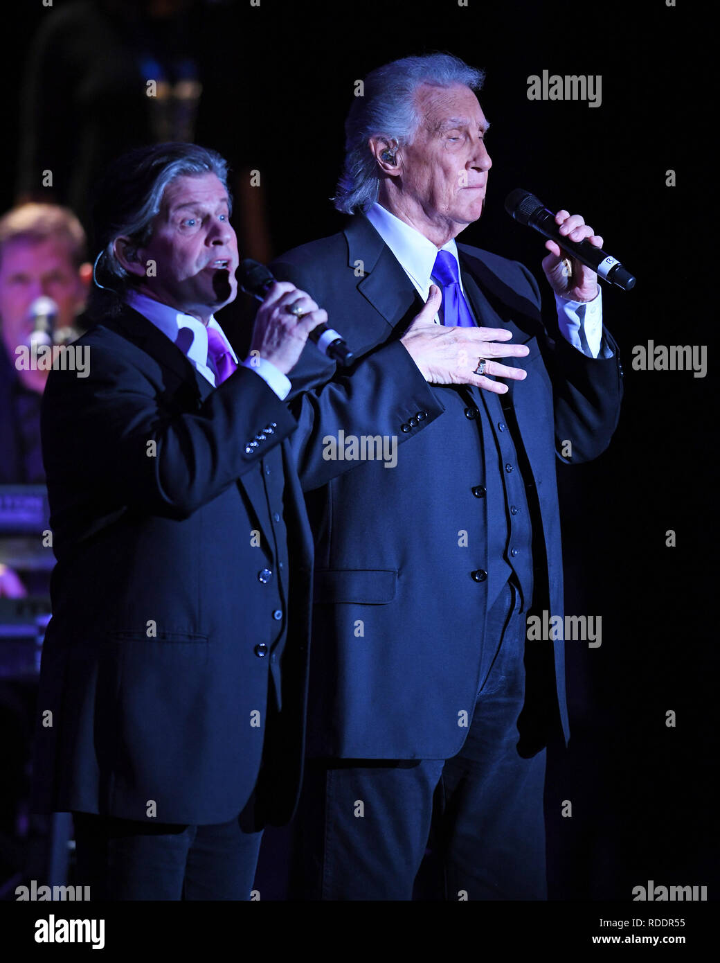 Righteous brothers on stage hi-res stock photography and images - Alamy