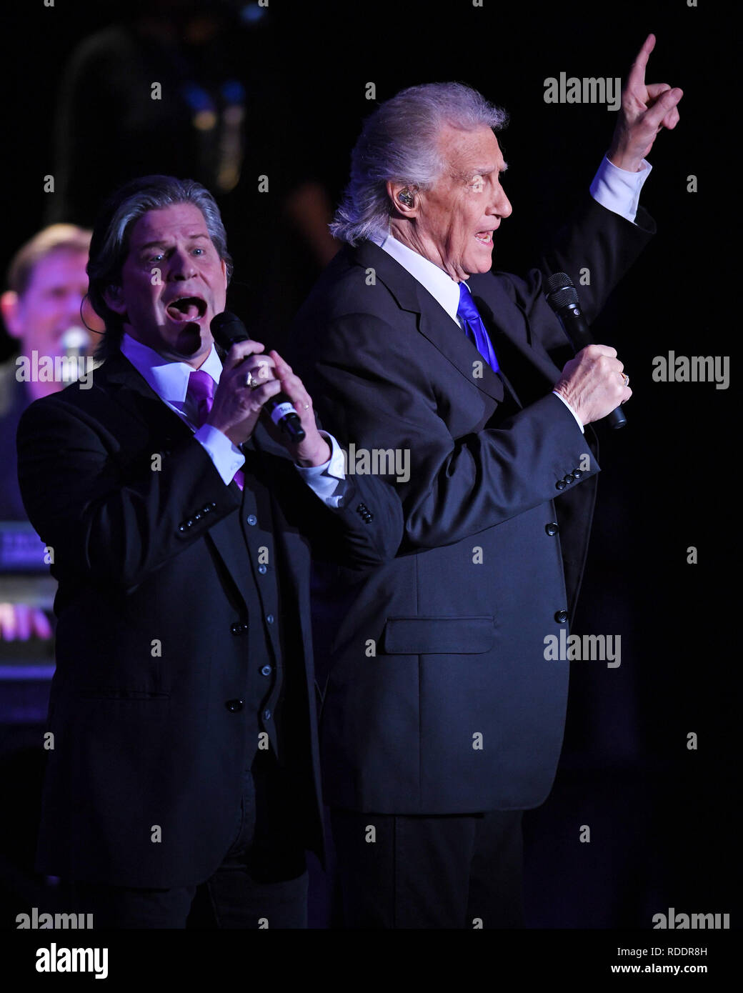 Righteous brothers on stage hi-res stock photography and images - Alamy