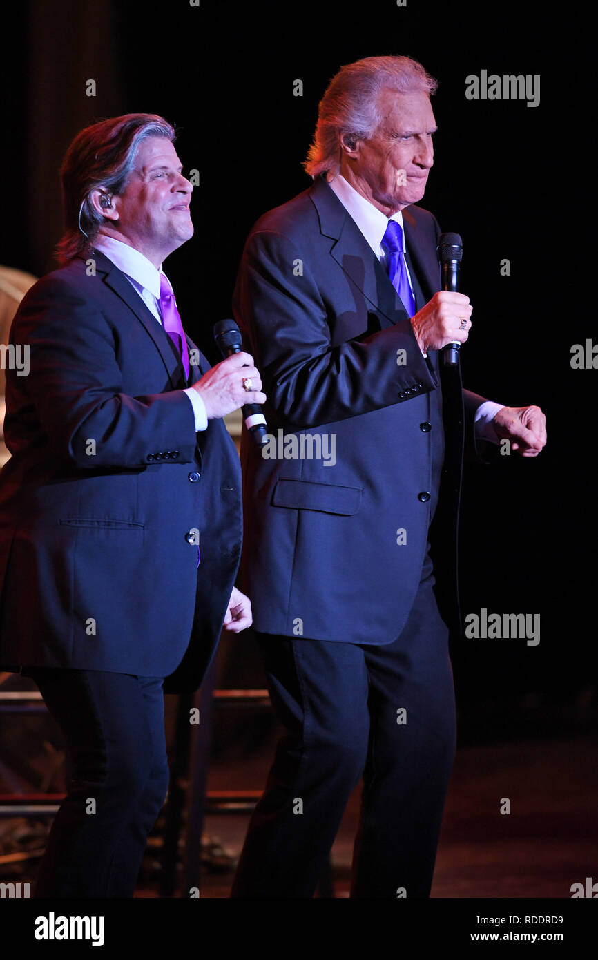 Righteous brothers on stage hi-res stock photography and images - Alamy