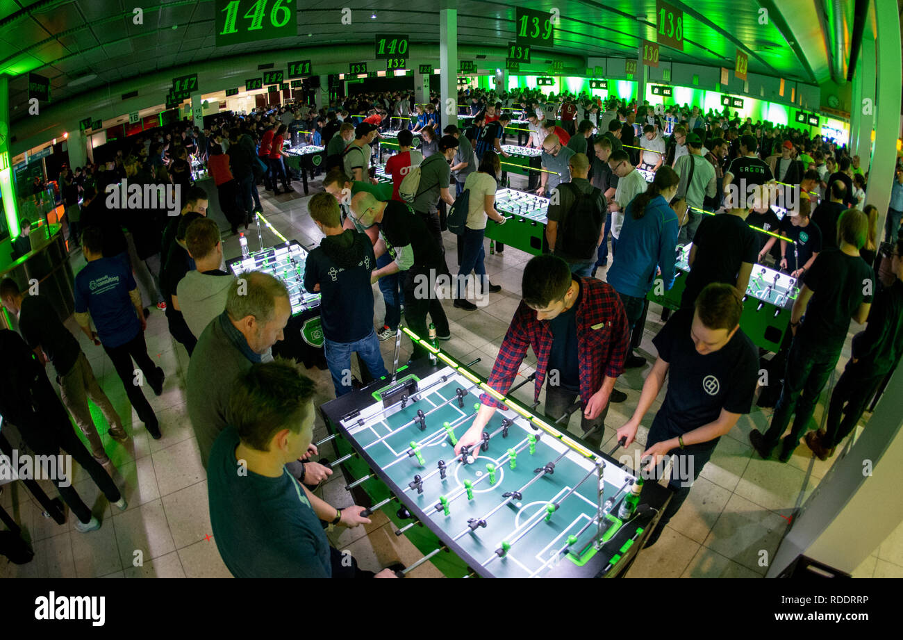 Hamburg, Germany. 18th Jan, 2019. Participants of the German Table ...